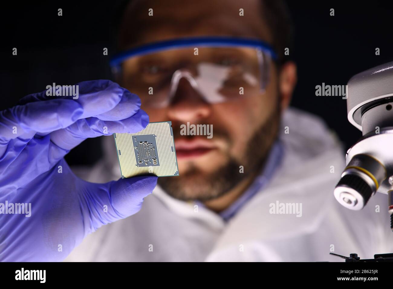 Chip making industry hi-res stock photography and images - Alamy