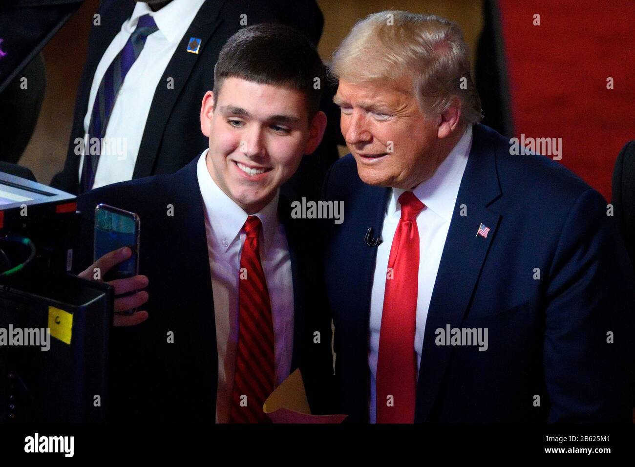 Donald trump smiling hi-res stock photography and images - Alamy