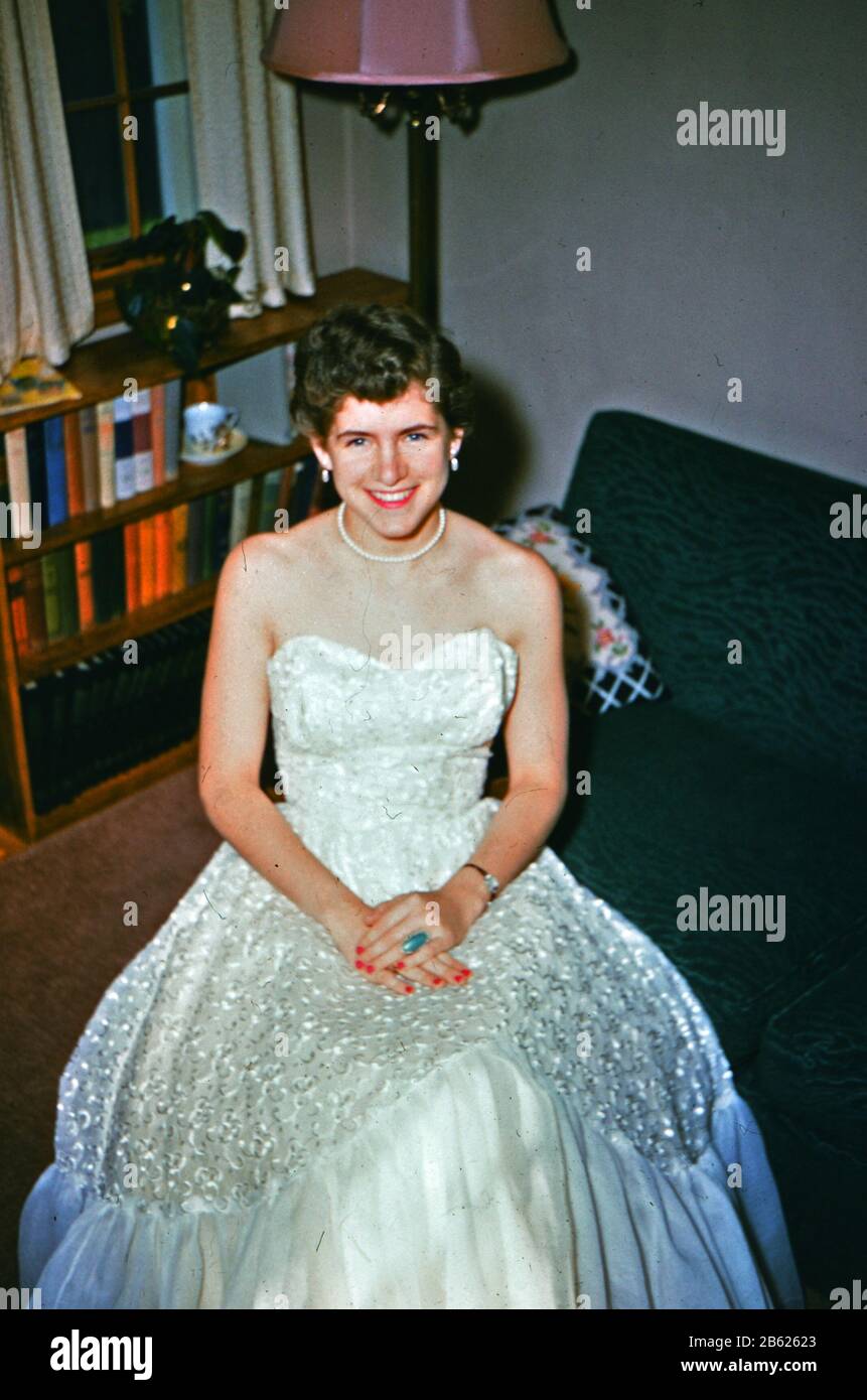 1950s formal wear hi-res stock photography and images - Alamy