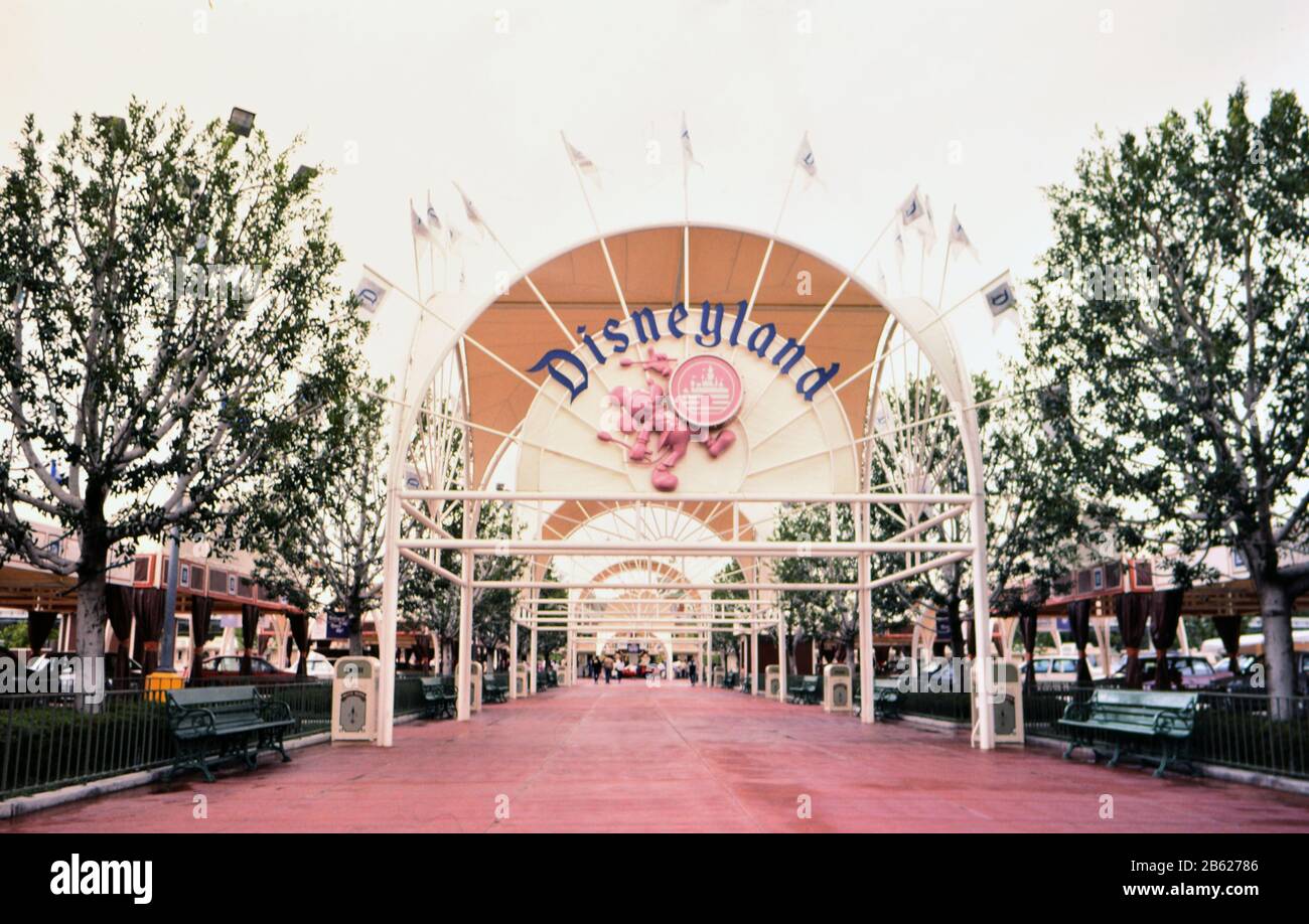 Disneyland sign ca. 1986 Stock Photo - Alamy