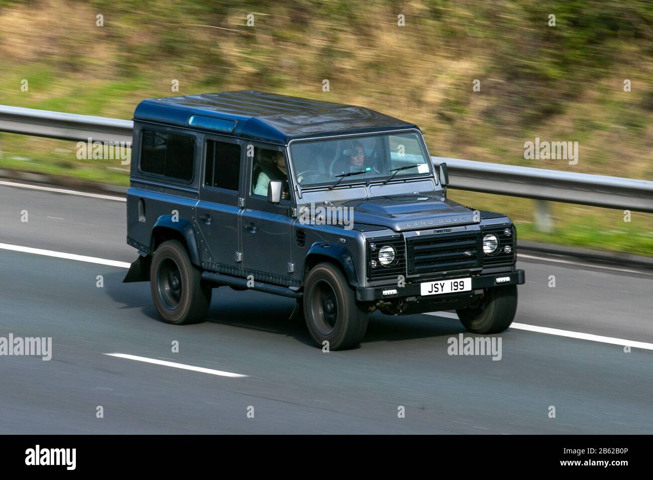 Land Rover Defender 110; Vehicular traffic, transport, modern vehicles ...