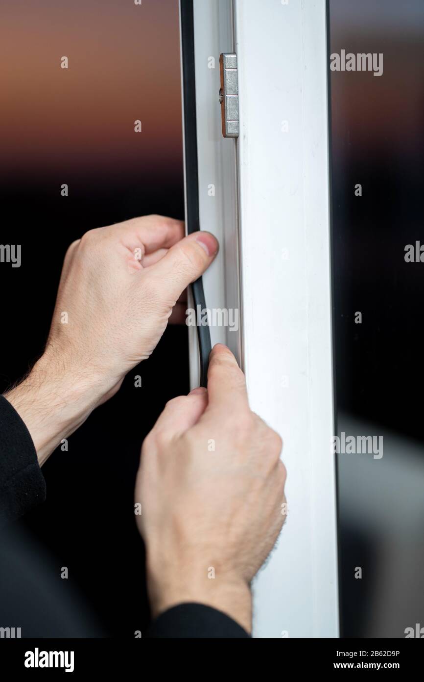 Professional master at repair and installation of windows, changes ...