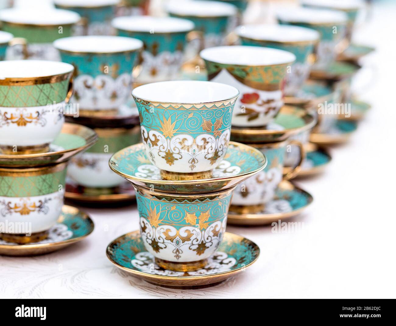 Empty tea cups hi-res stock photography and images - Alamy