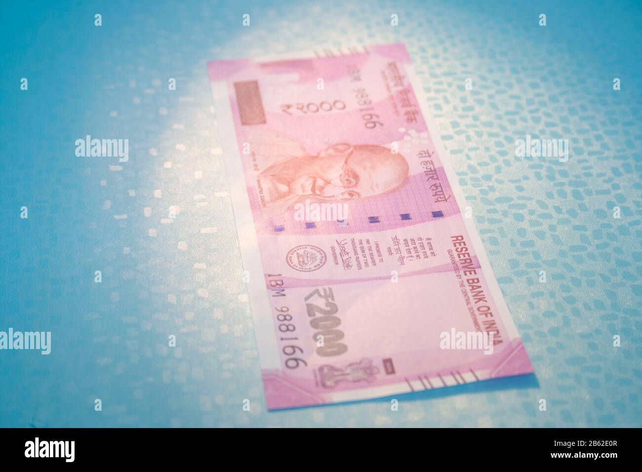 2000 rupee note hi-res stock photography and images - Alamy