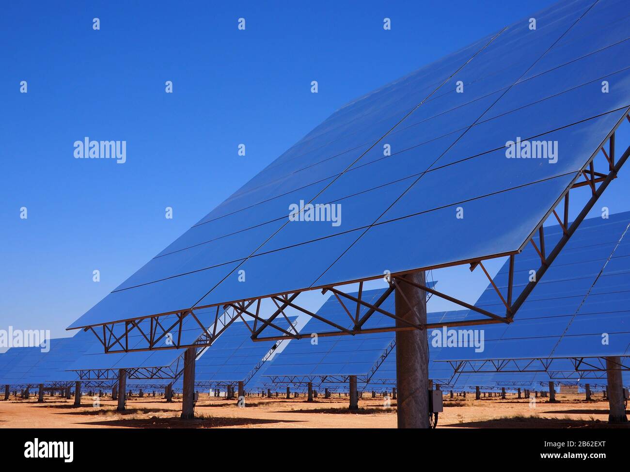 Reflective panels in a solar thermal power plant Stock Photo - Alamy