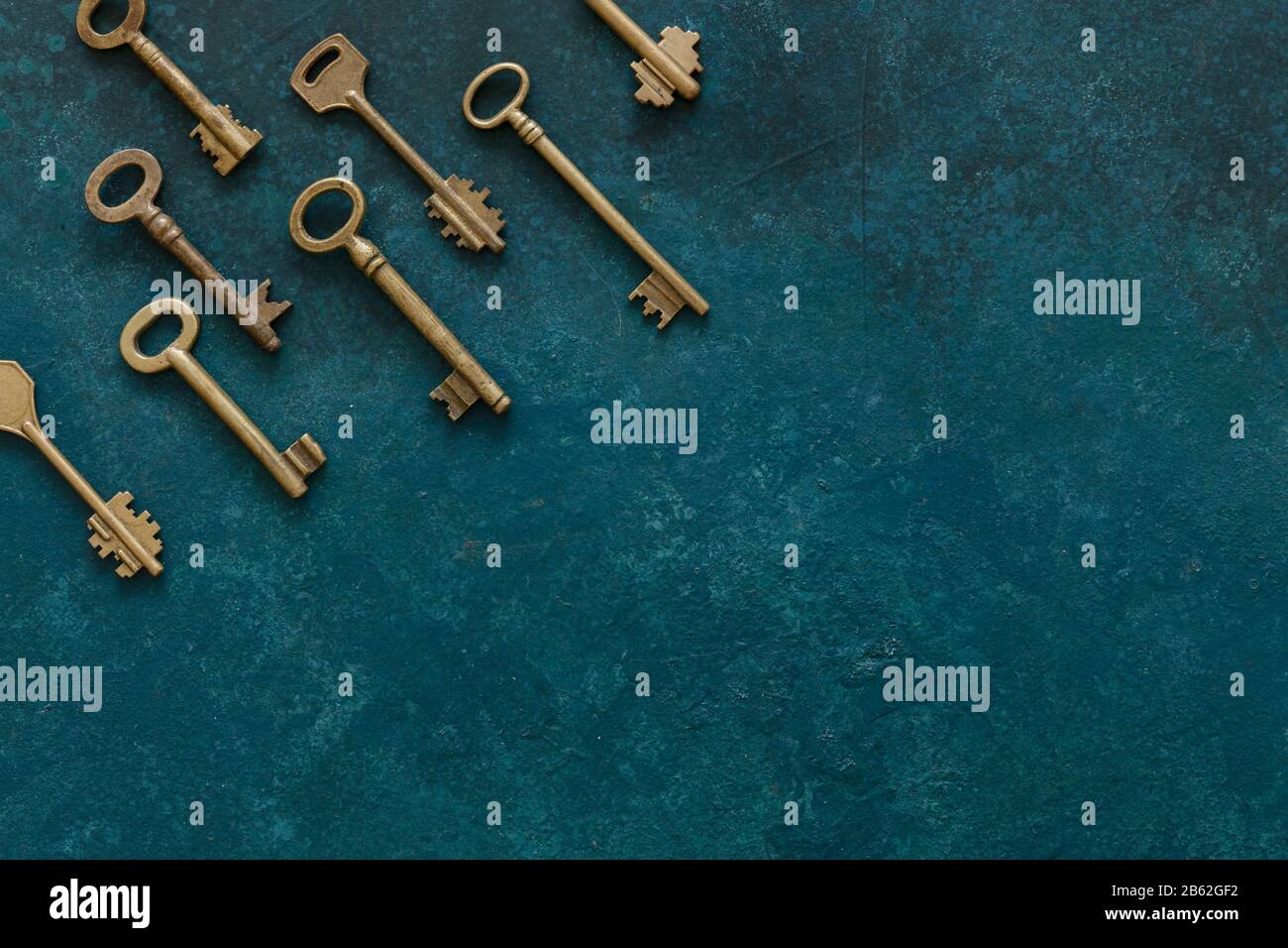 Decorative skeleton keys hi-res stock photography and images - Alamy