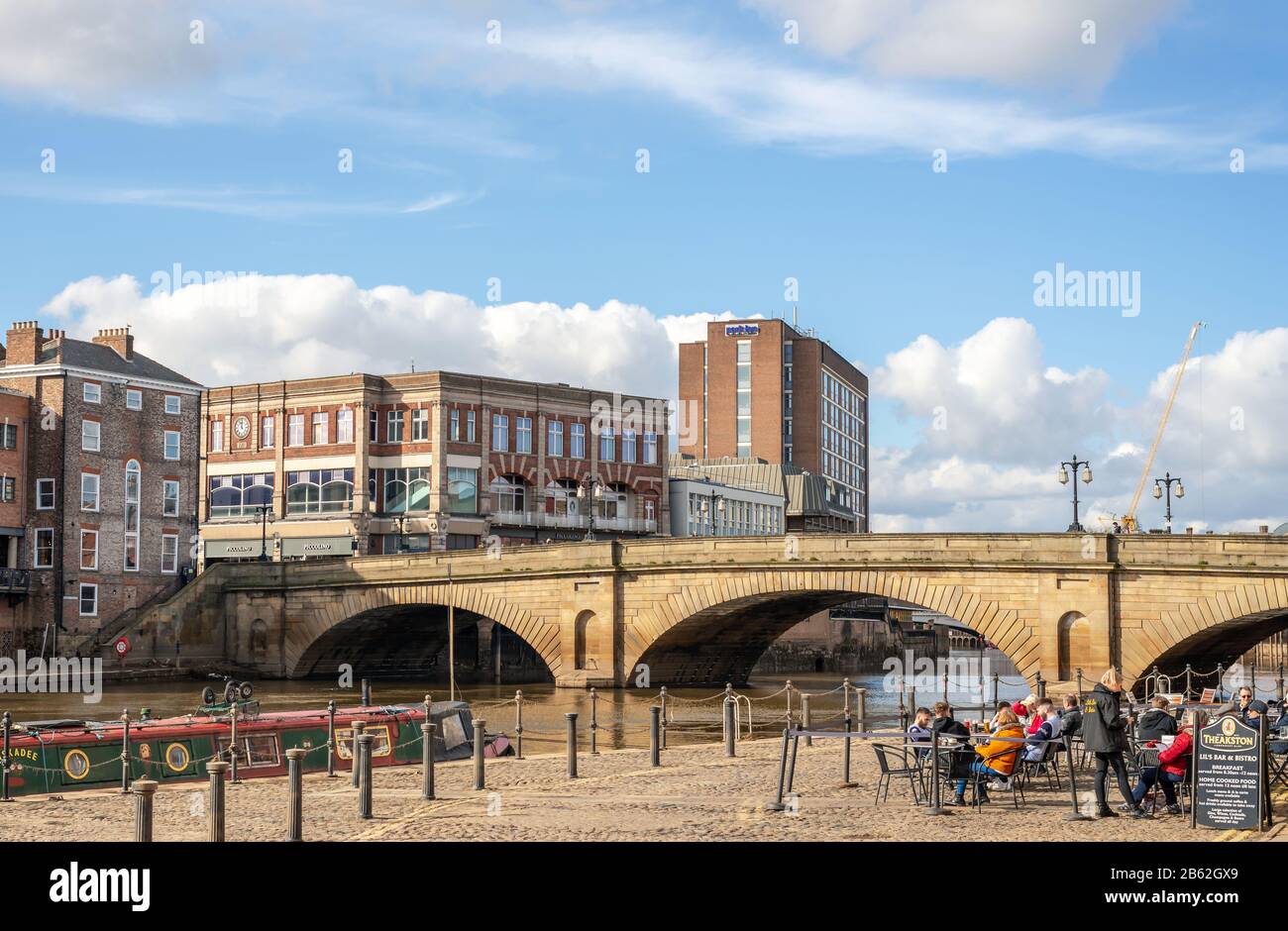 Canal side barge boat cafe hi-res stock photography and images - Alamy