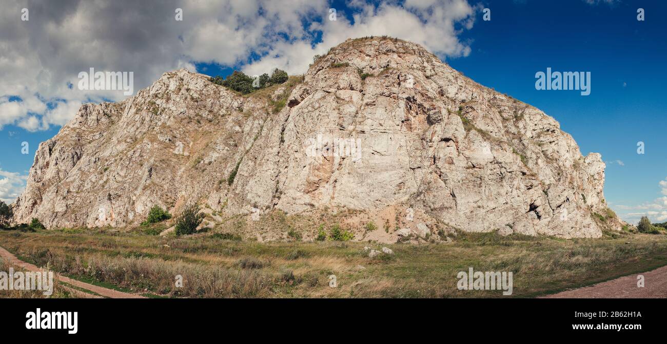 Sediments cliff face hi-res stock photography and images - Alamy