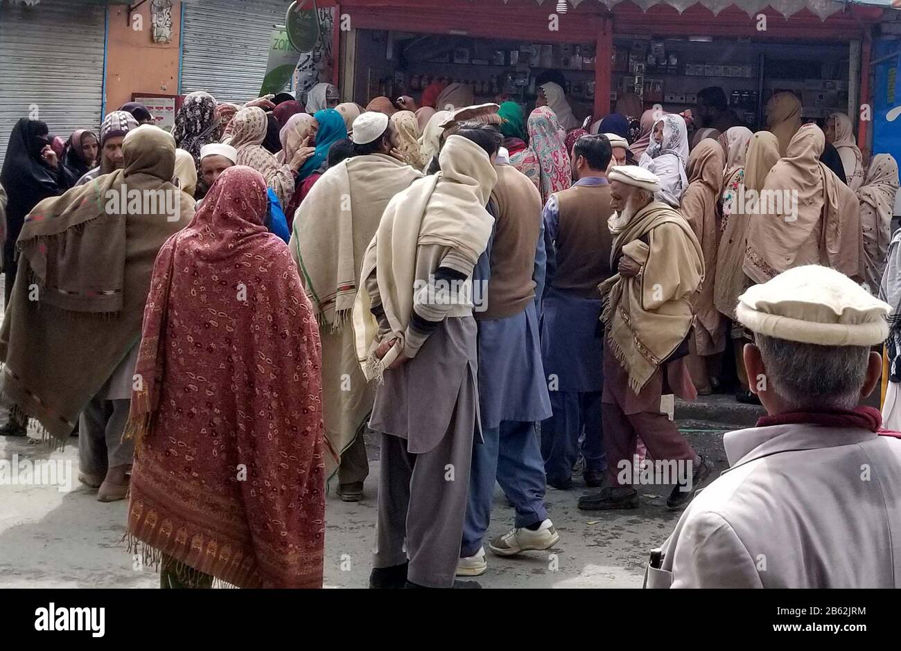 Large numbers of poverty-ridden women beneficiaries of Ehsaas Program ...