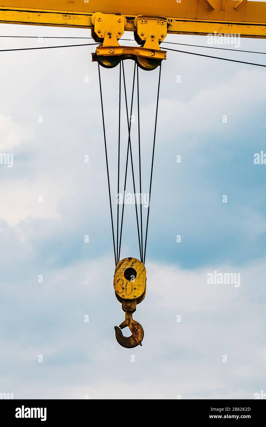 Antique load crane hi-res stock photography and images - Alamy