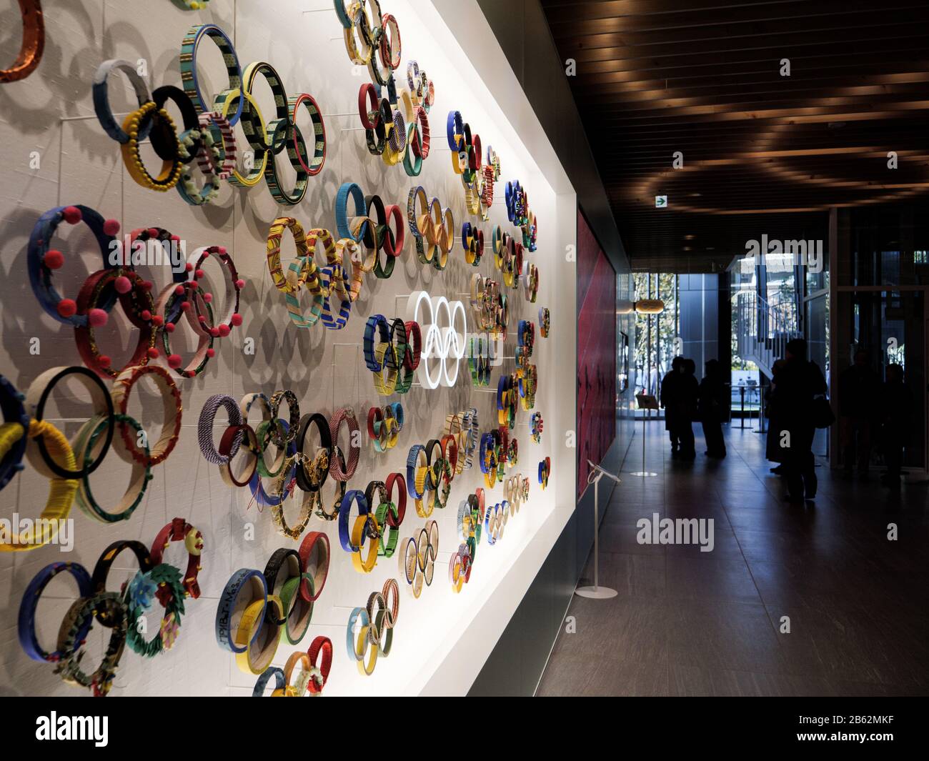 29 11 2019 - Tokyo, Japan: A wall of Olympic rings in the Olympic ...
