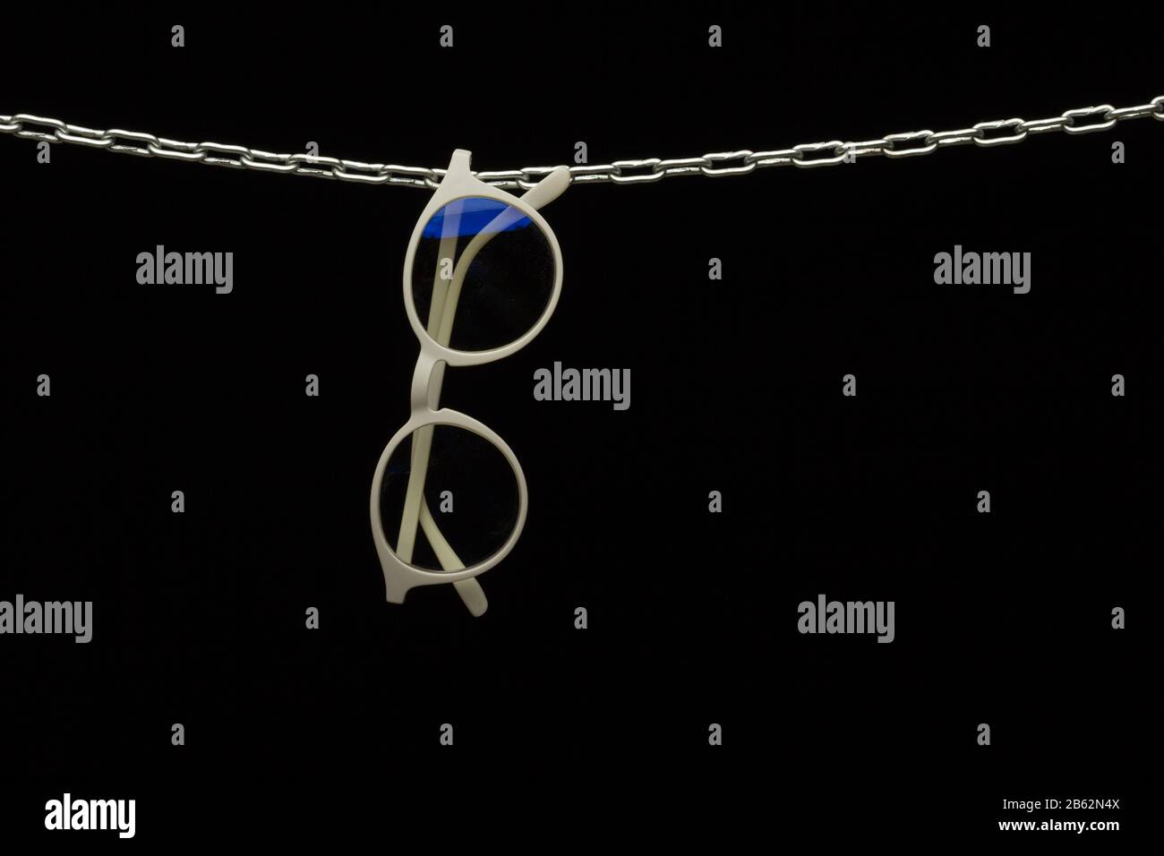 Vision corrective glasses with corrected glasses for perfect vision, to ...