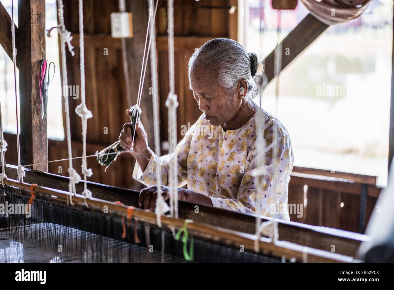 weaving fabrics, Inle lake, Myanmar, Asia Stock Photo - Alamy