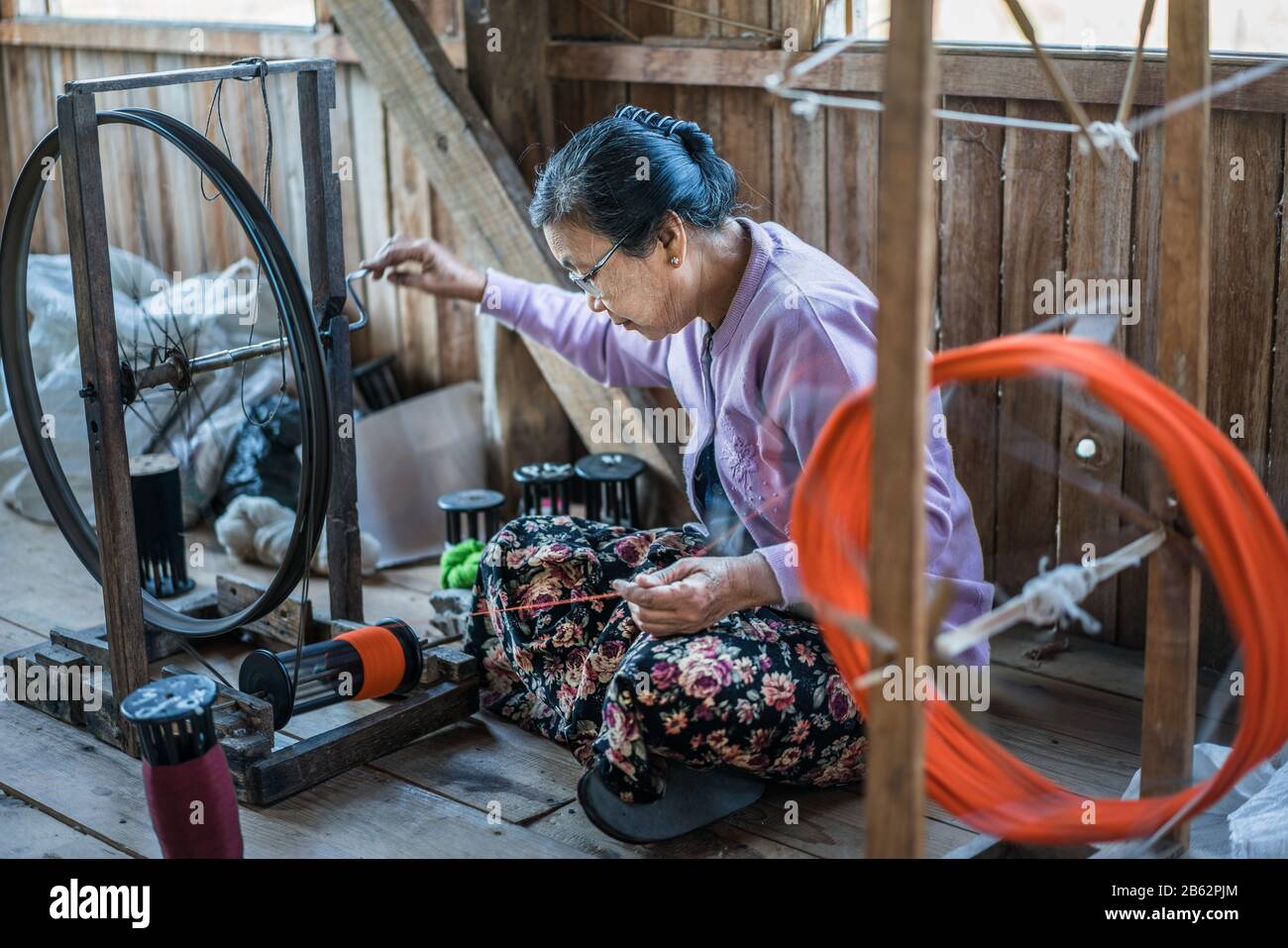 weaving fabrics, Inle lake, Myanmar, Asia Stock Photo - Alamy