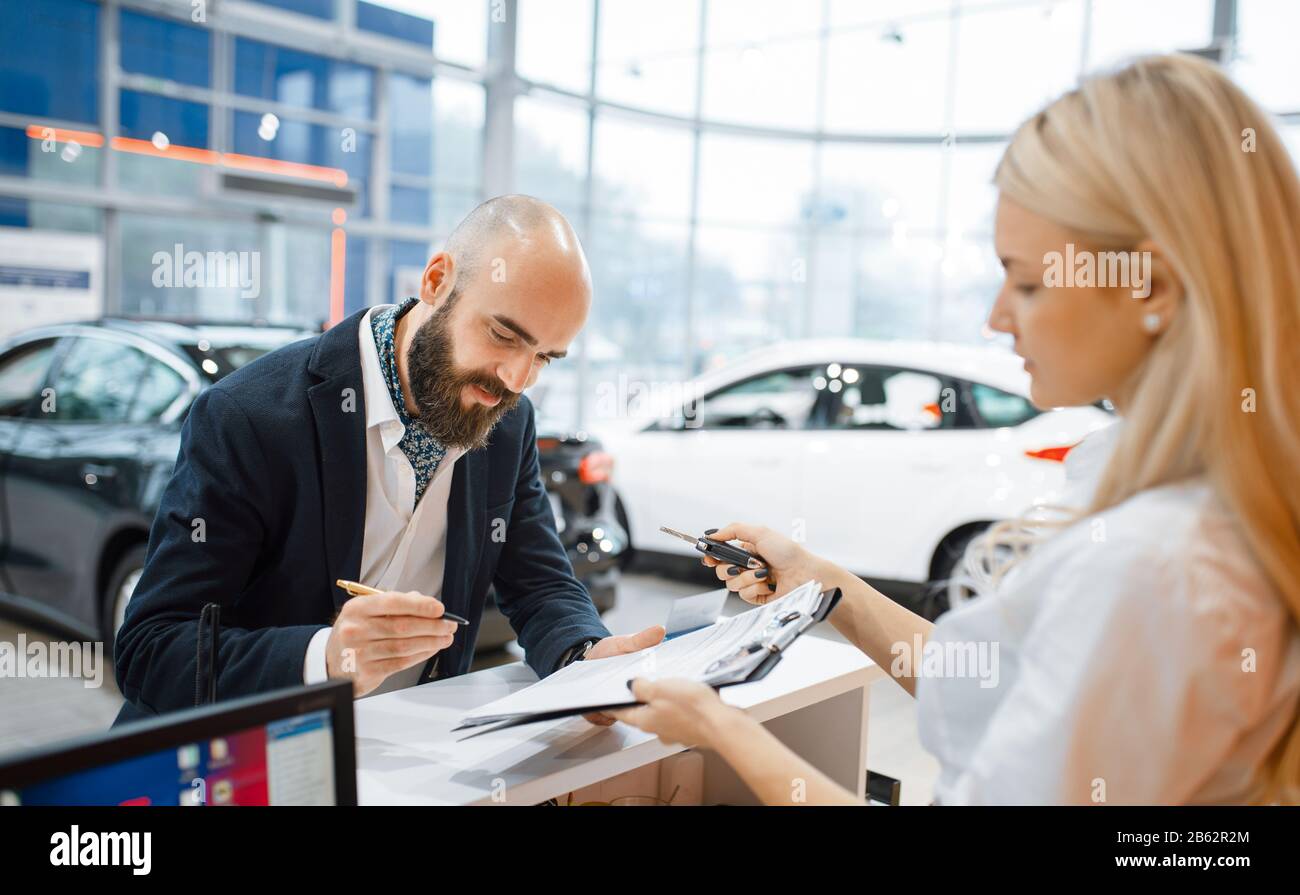 Man signs hi-res stock photography and images - Alamy