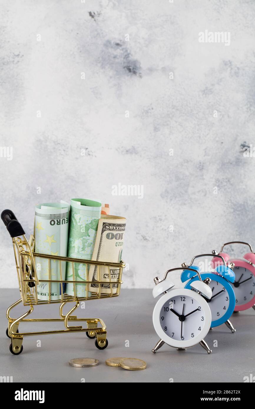 Countdown supermarket hi-res stock photography and images - Alamy