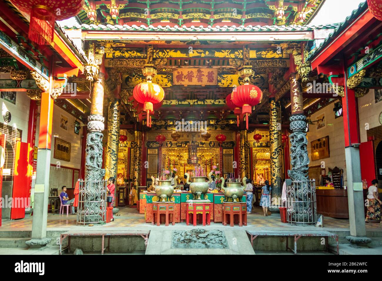 Buddhist altar myanmar hi-res stock photography and images - Alamy