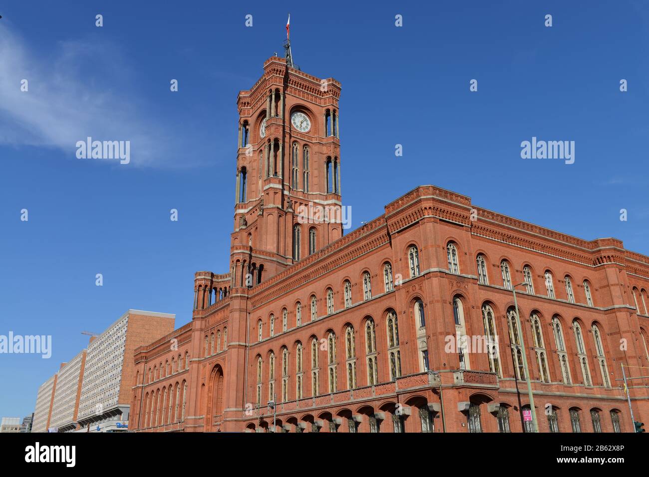 Rotes Rathaus, Rathausstrasse, Mitte, Berlin, Deutschland Stock Photo ...