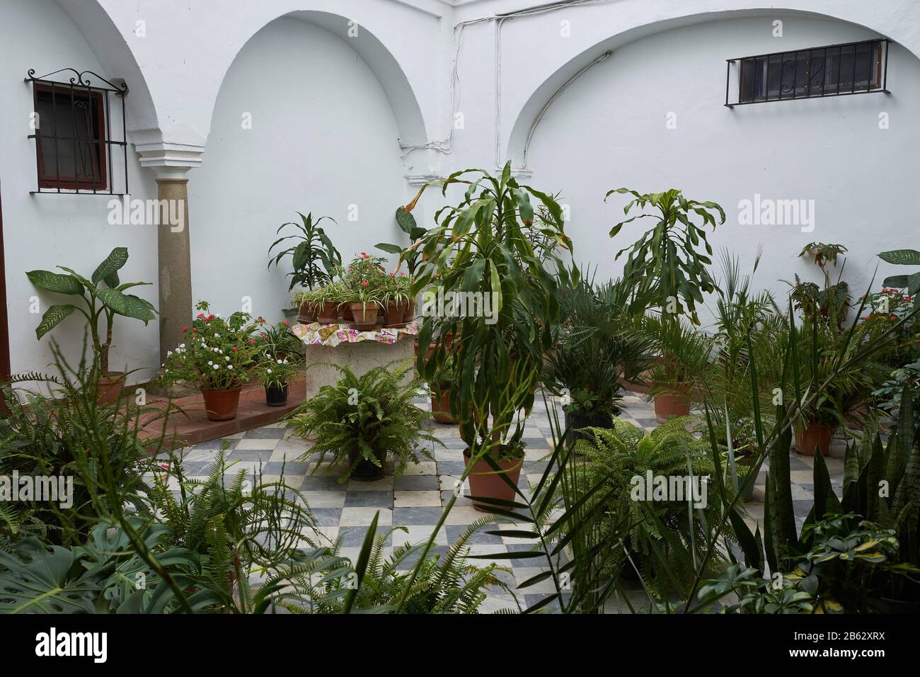 Andaluisan patio hi-res stock photography and images - Alamy