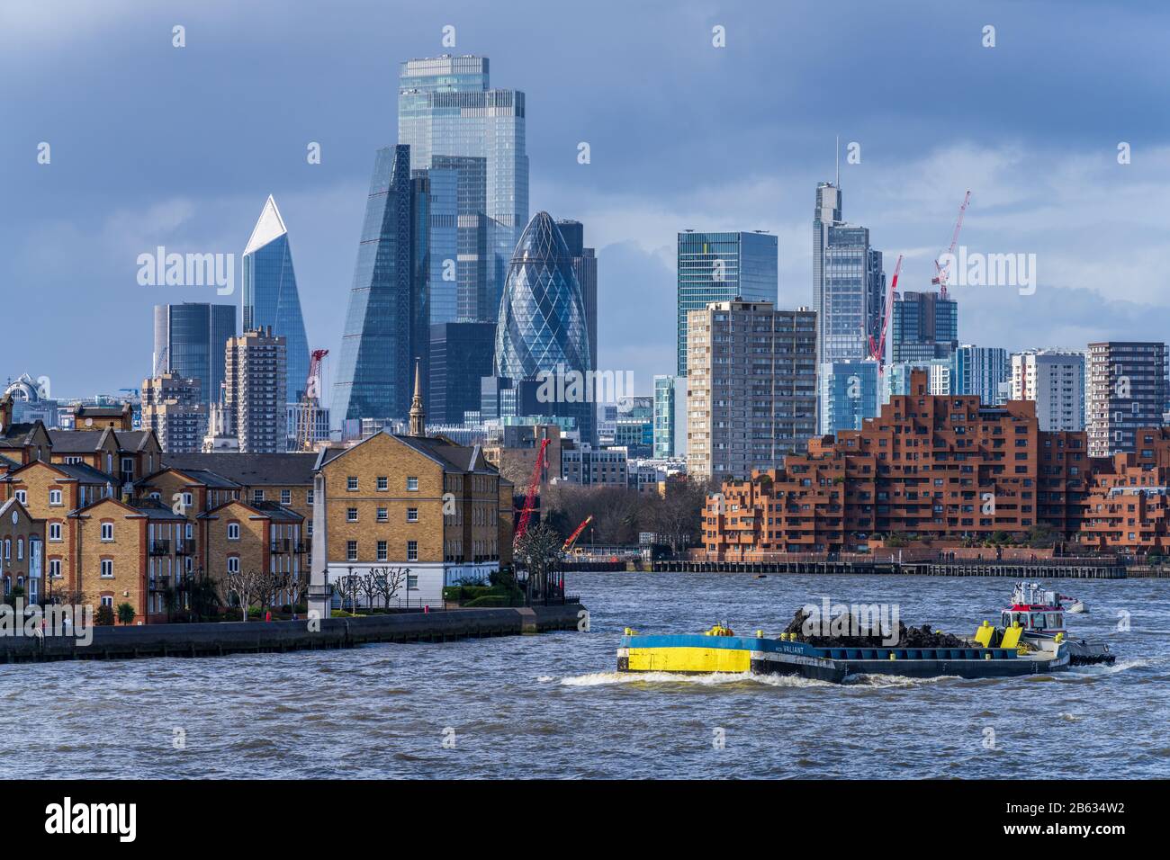 Thames tunnel waste barge hi-res stock photography and images - Alamy
