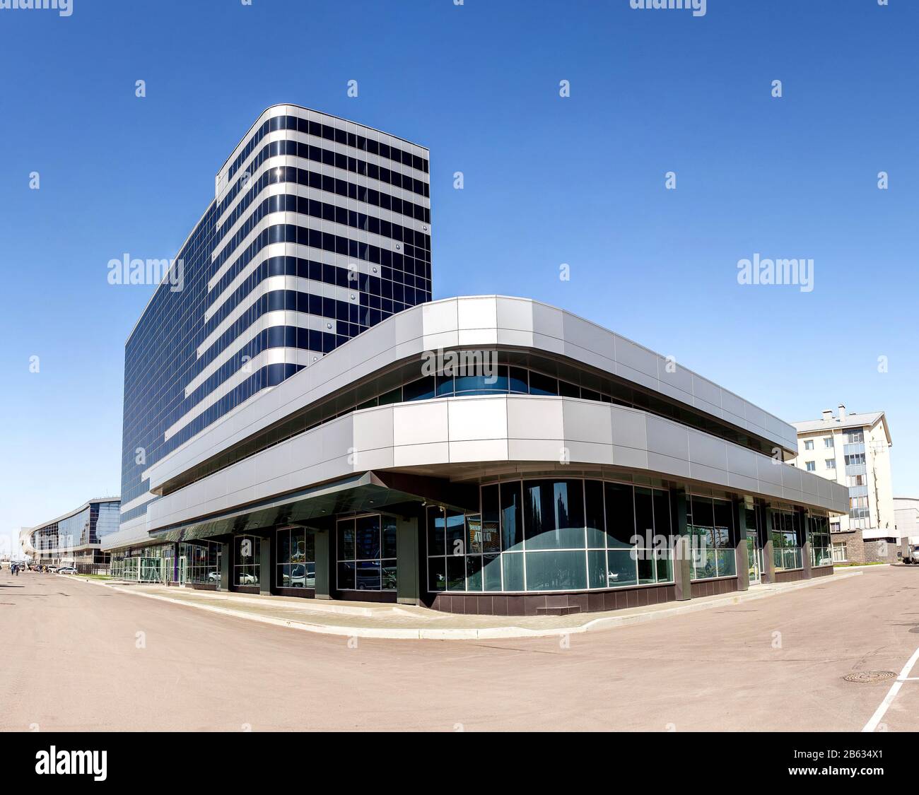Large urban complex business square hi-res stock photography and images ...