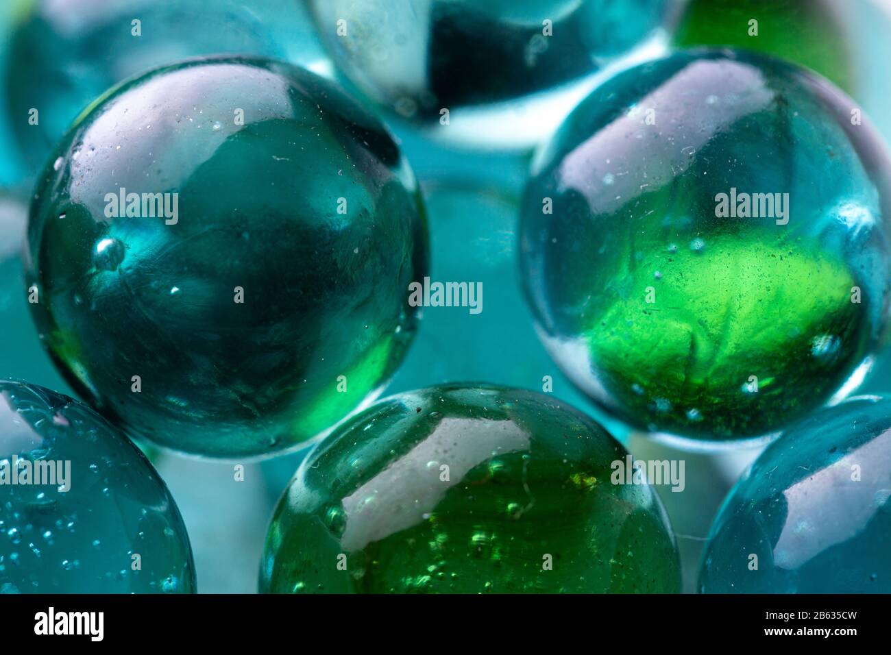 Bubbles reflecting light hi-res stock photography and images - Alamy