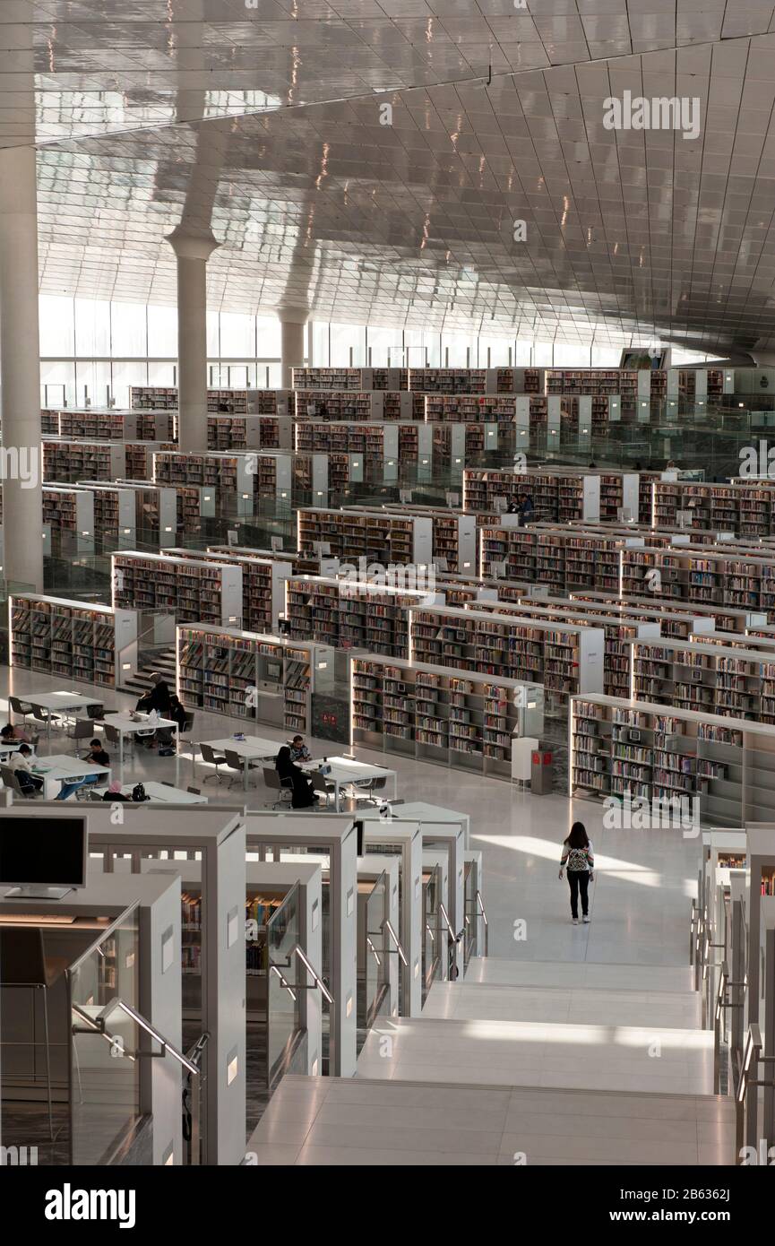 Qatar national library interior hi-res stock photography and images - Alamy