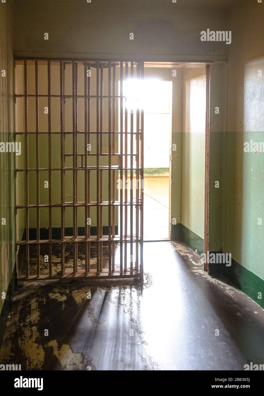 Bars cell alcatraz penitentiary hi-res stock photography and images - Alamy