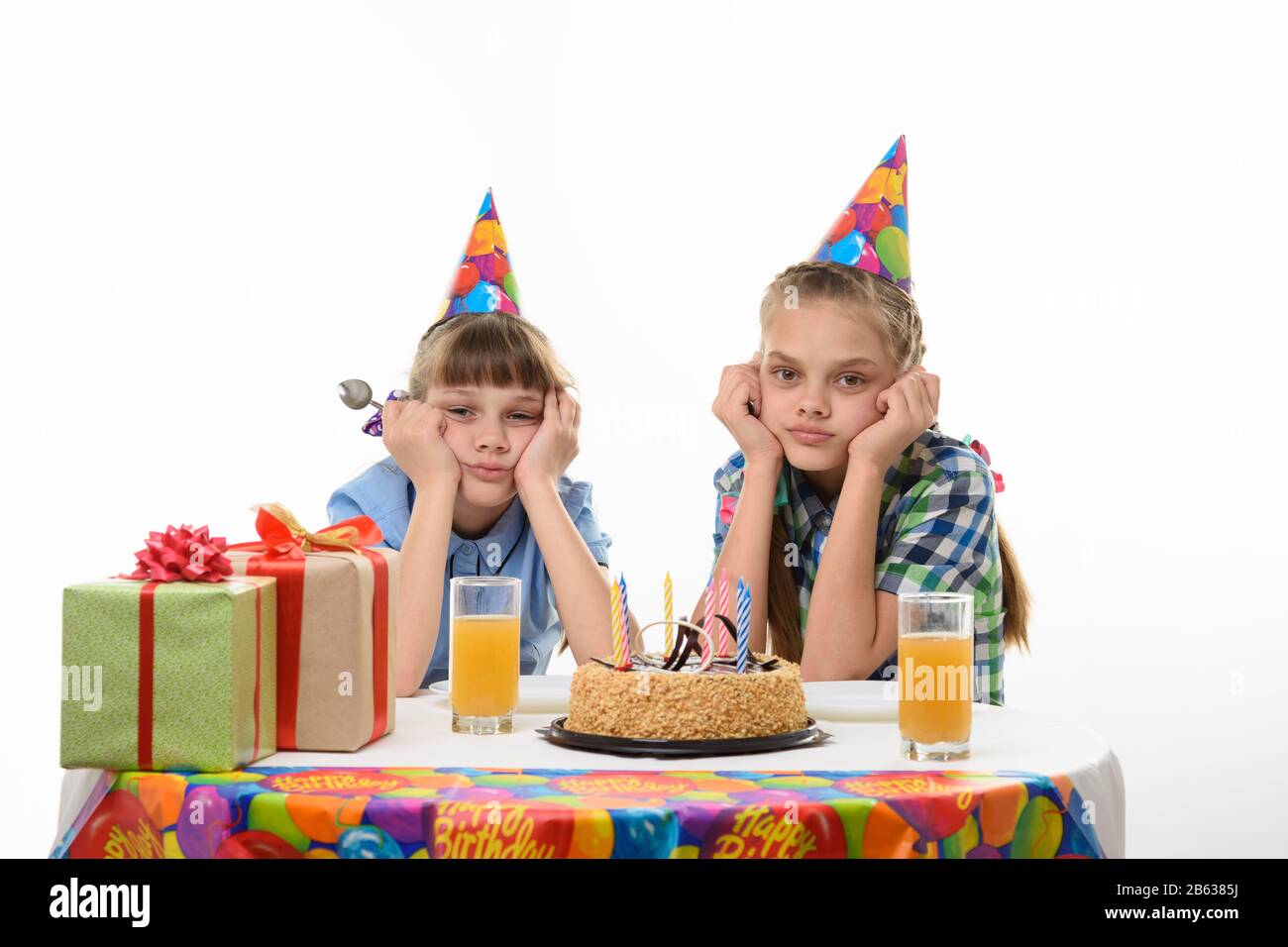 Cake waiting to be cut hi-res stock photography and images - Alamy