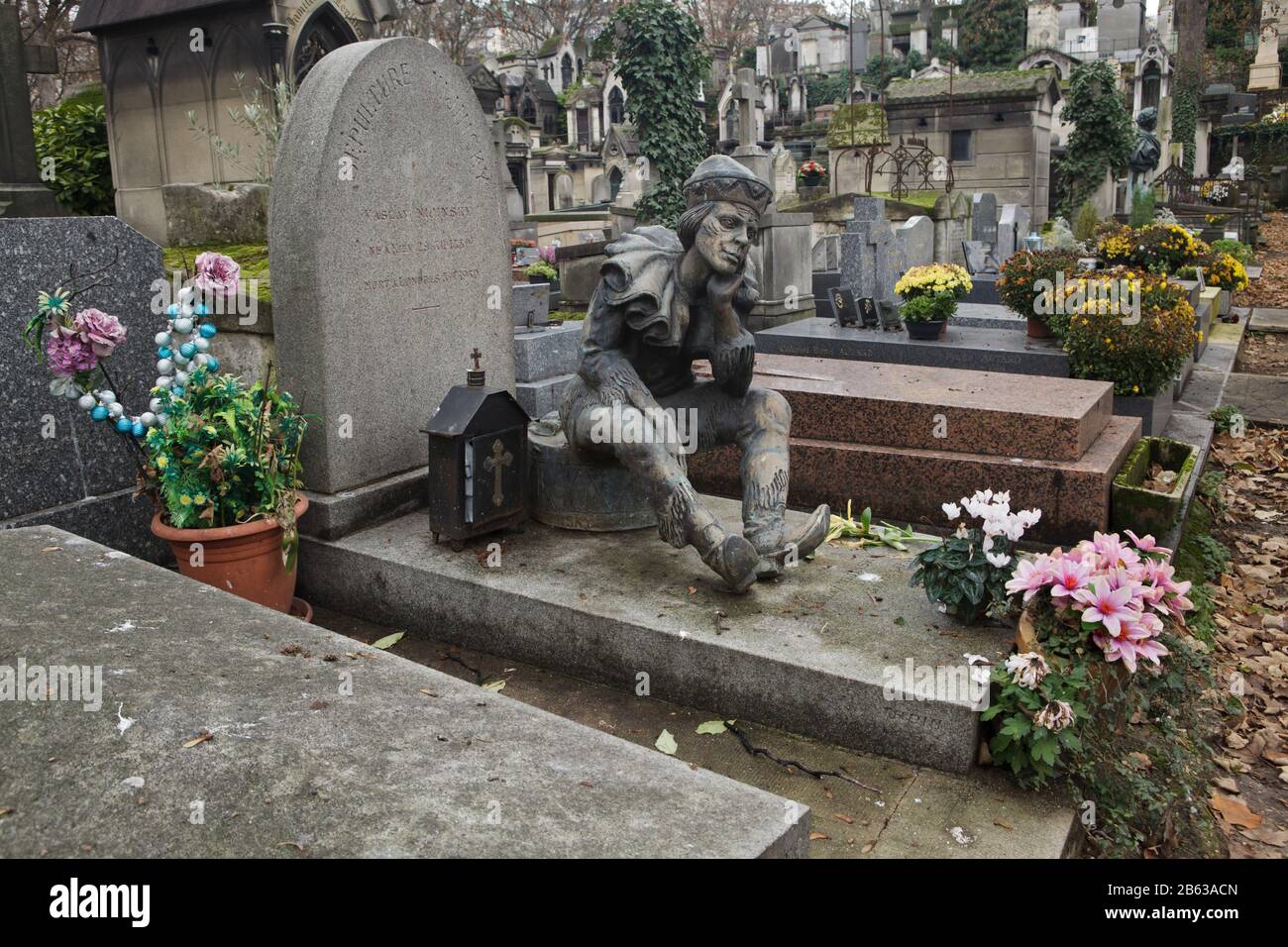 Grave of Russian ballet dancer Vaslav Nijinsky (1890-1950) at ...