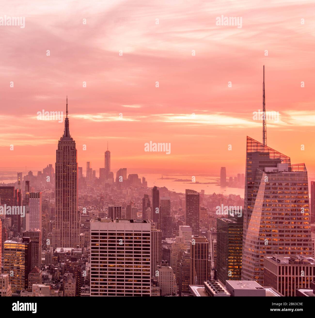 The view of new york manhattan during sunset hours Stock Photo - Alamy
