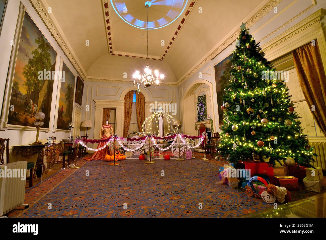 Pollok house christmas hi-res stock photography and images - Alamy