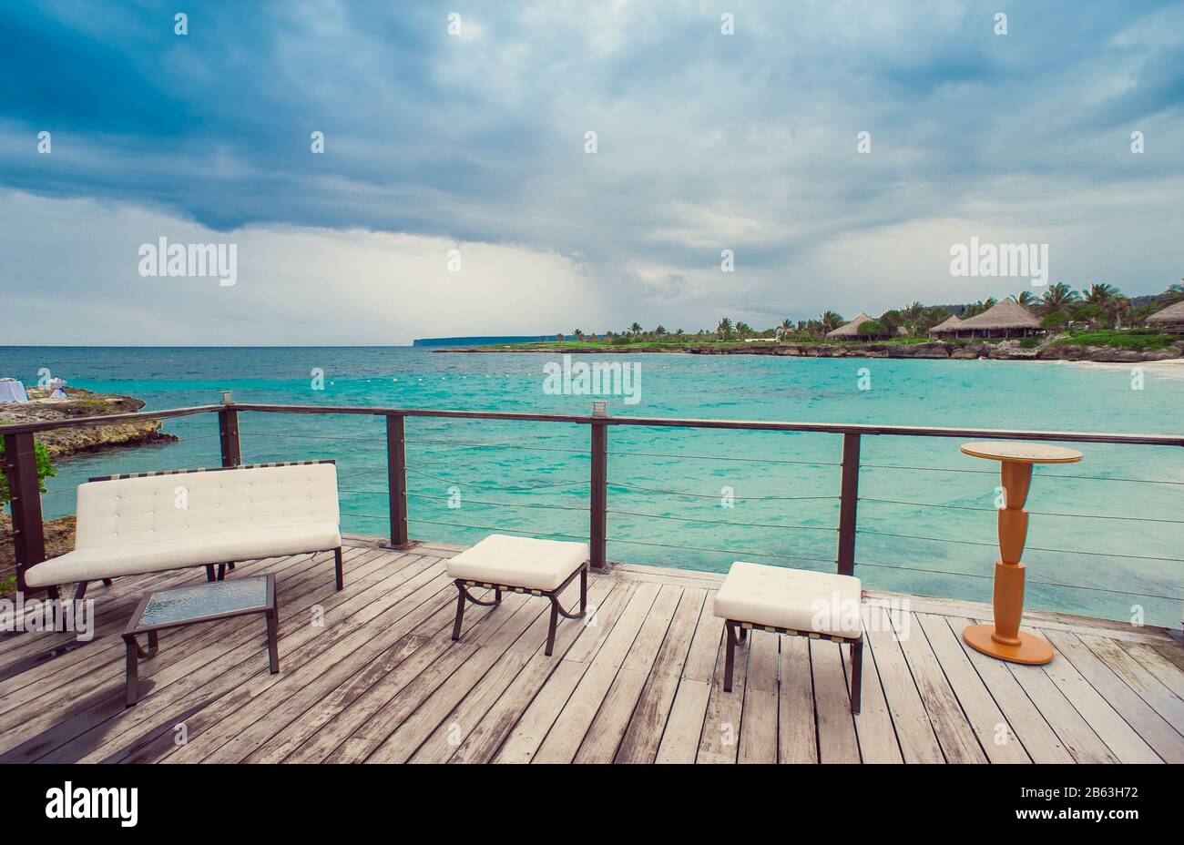 Dining bahamas beach hi-res stock photography and images - Alamy