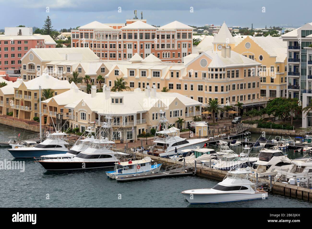 Waterfront complex hi-res stock photography and images - Alamy