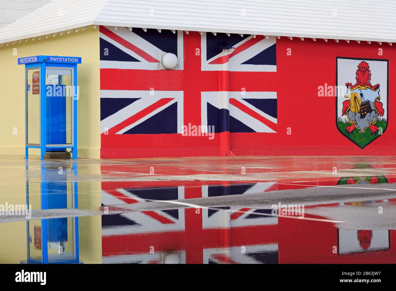 Bermuda national flag hi-res stock photography and images - Alamy