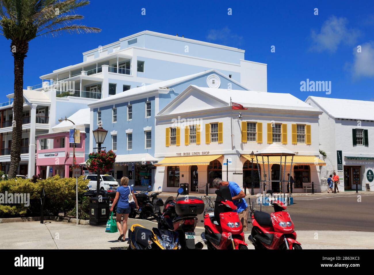 Bermuda city hamilton front street hi-res stock photography and images ...