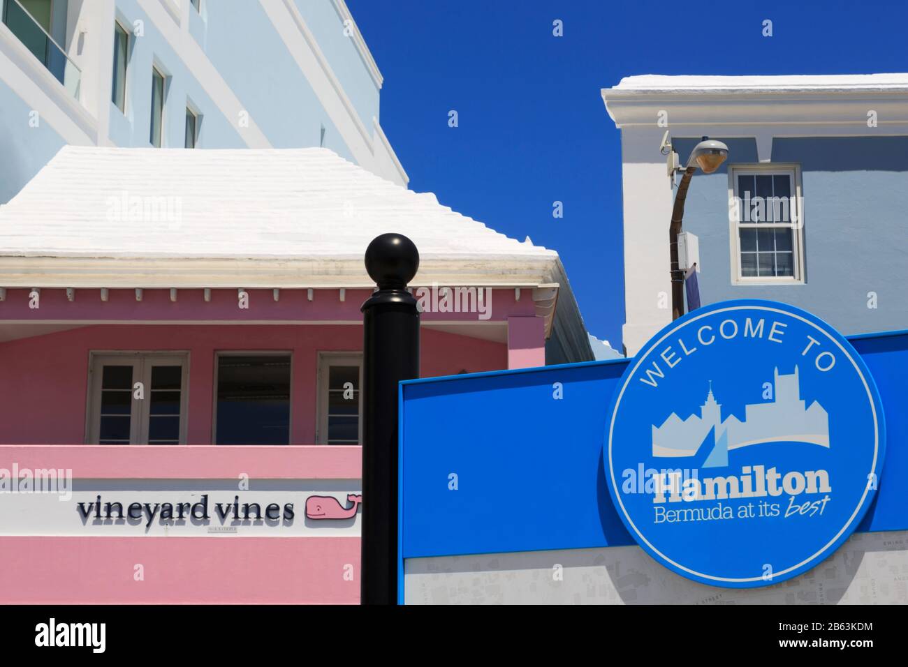 Hamilton bermuda shopping hi-res stock photography and images - Alamy