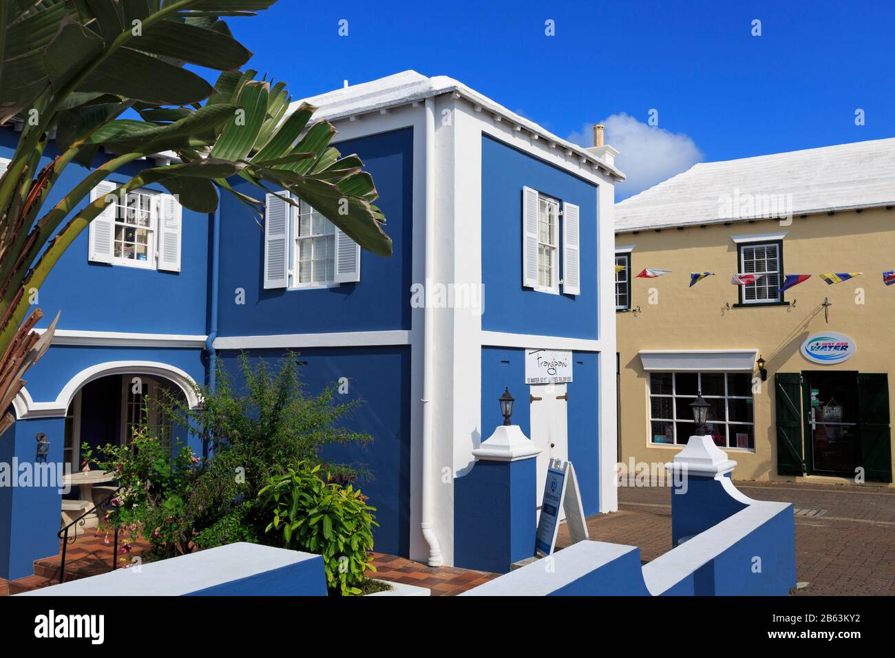 House square hi-res stock photography and images - Alamy