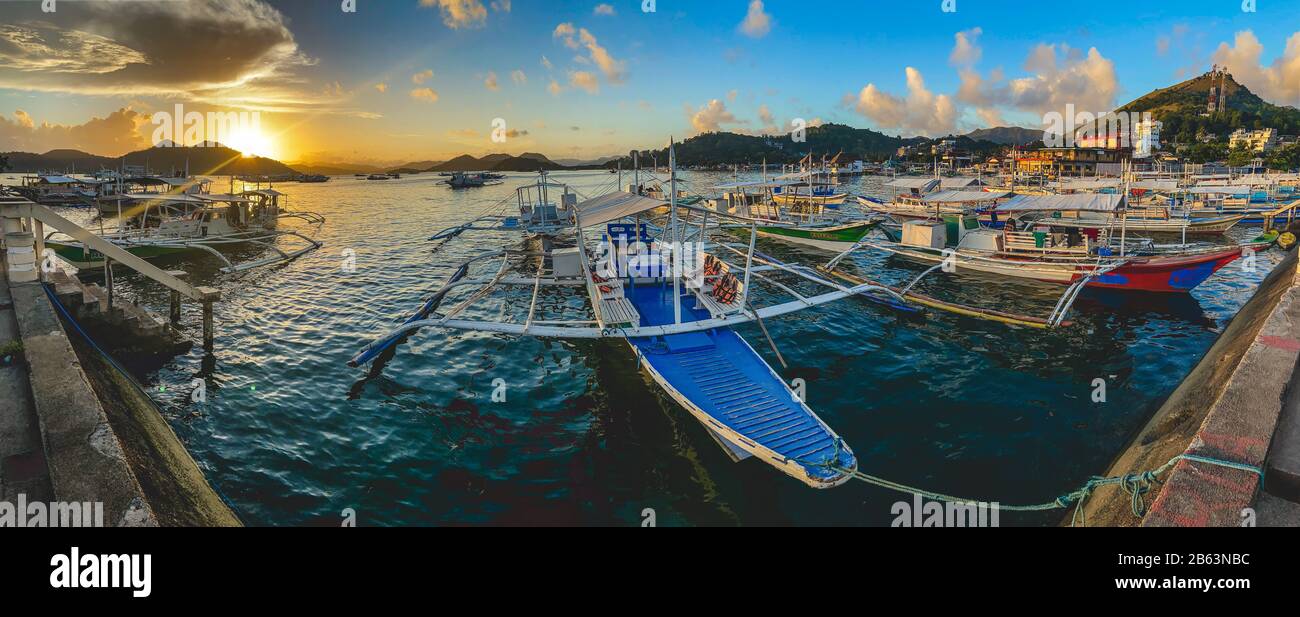 Paraw boat in Coron island in Palawan, Philippines Stock Photo - Alamy