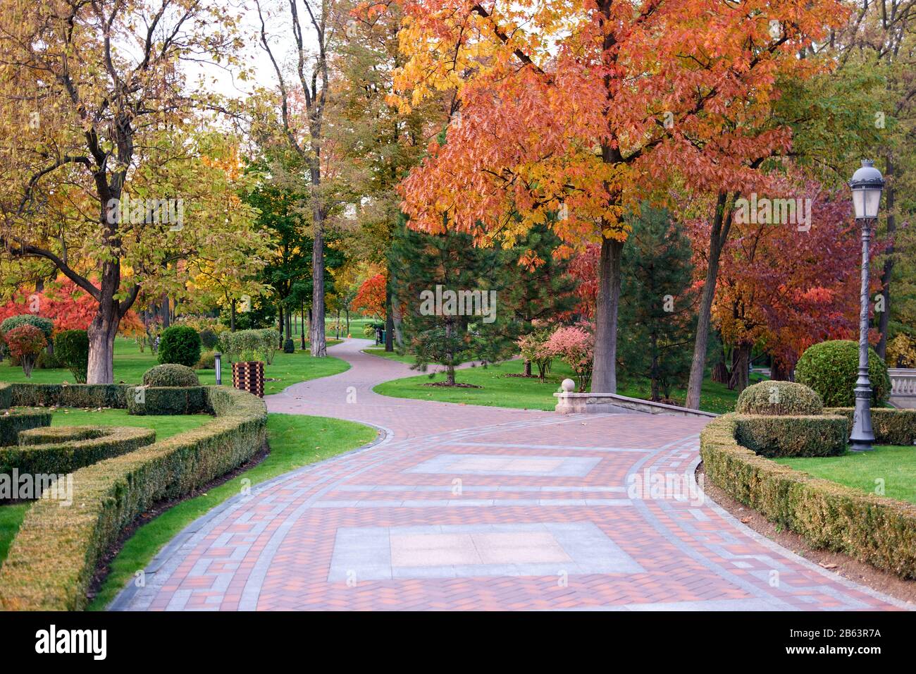 Scenic park walkway cobblestone hi-res stock photography and images - Alamy
