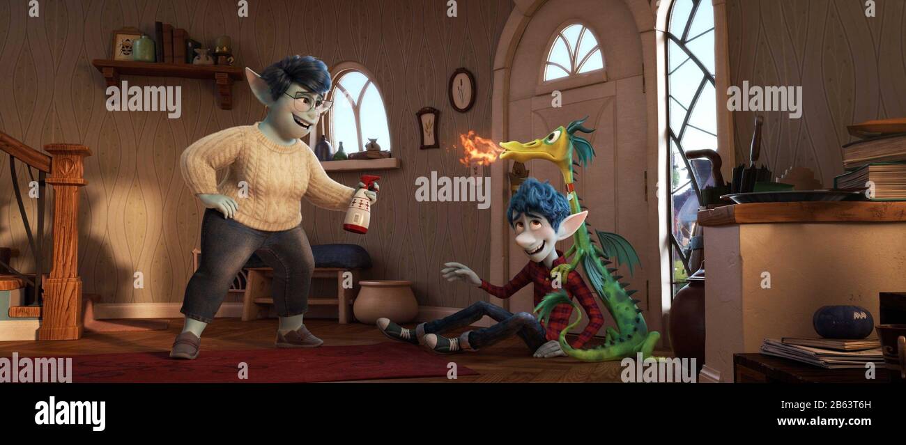 ONWARD, from left: Laurel Lightfoot (voice: Julia Louis-Dreyfus), Ian ...