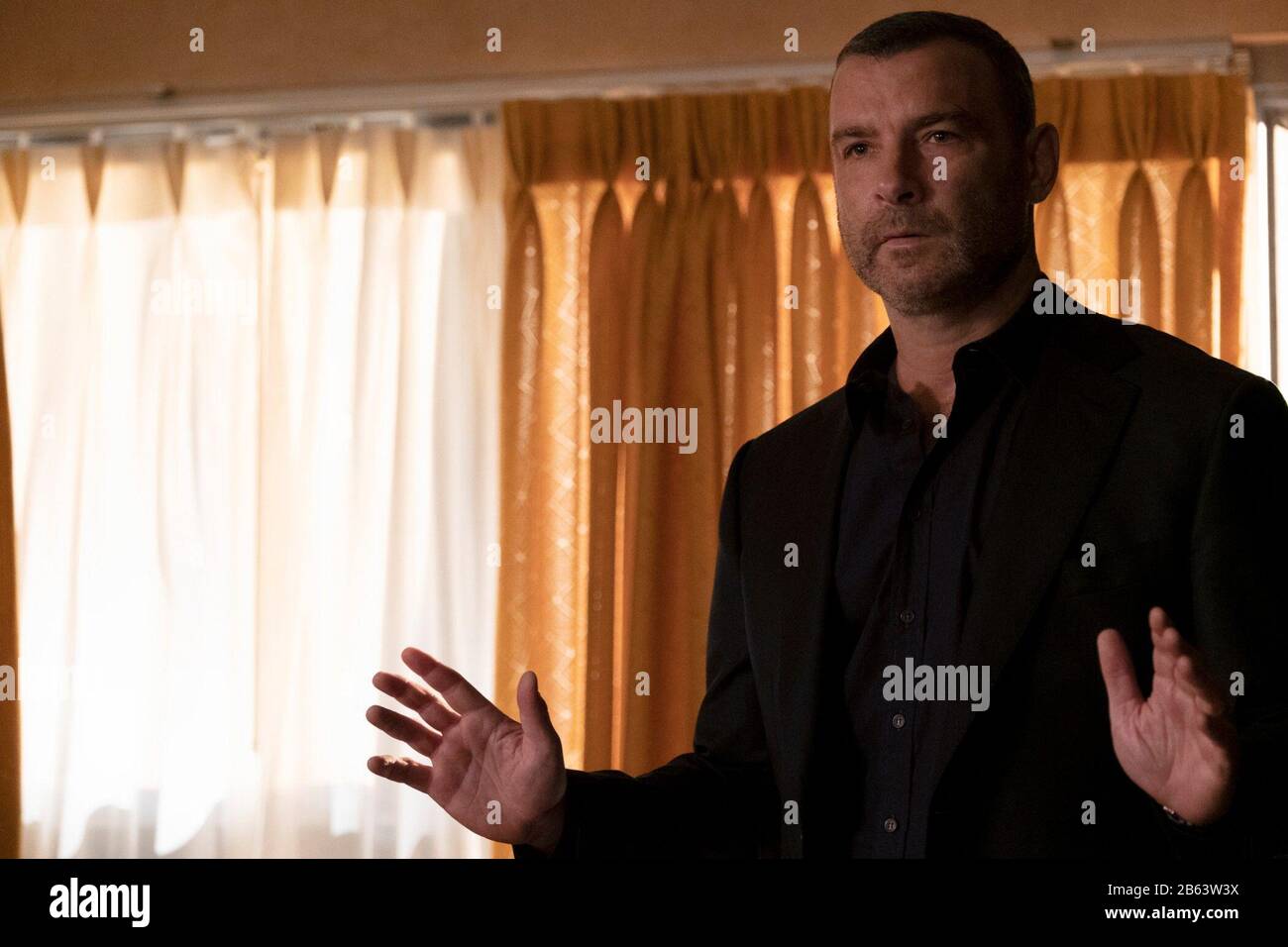 RAY DONOVAN, Liev Schreiber, Bugs , (Season 7, Episode 709, aired Jan ...