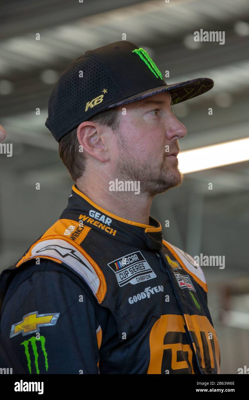 Avondale, Arizona, USA. 6th Mar, 2020. Kurt Busch (1) takes to the ...