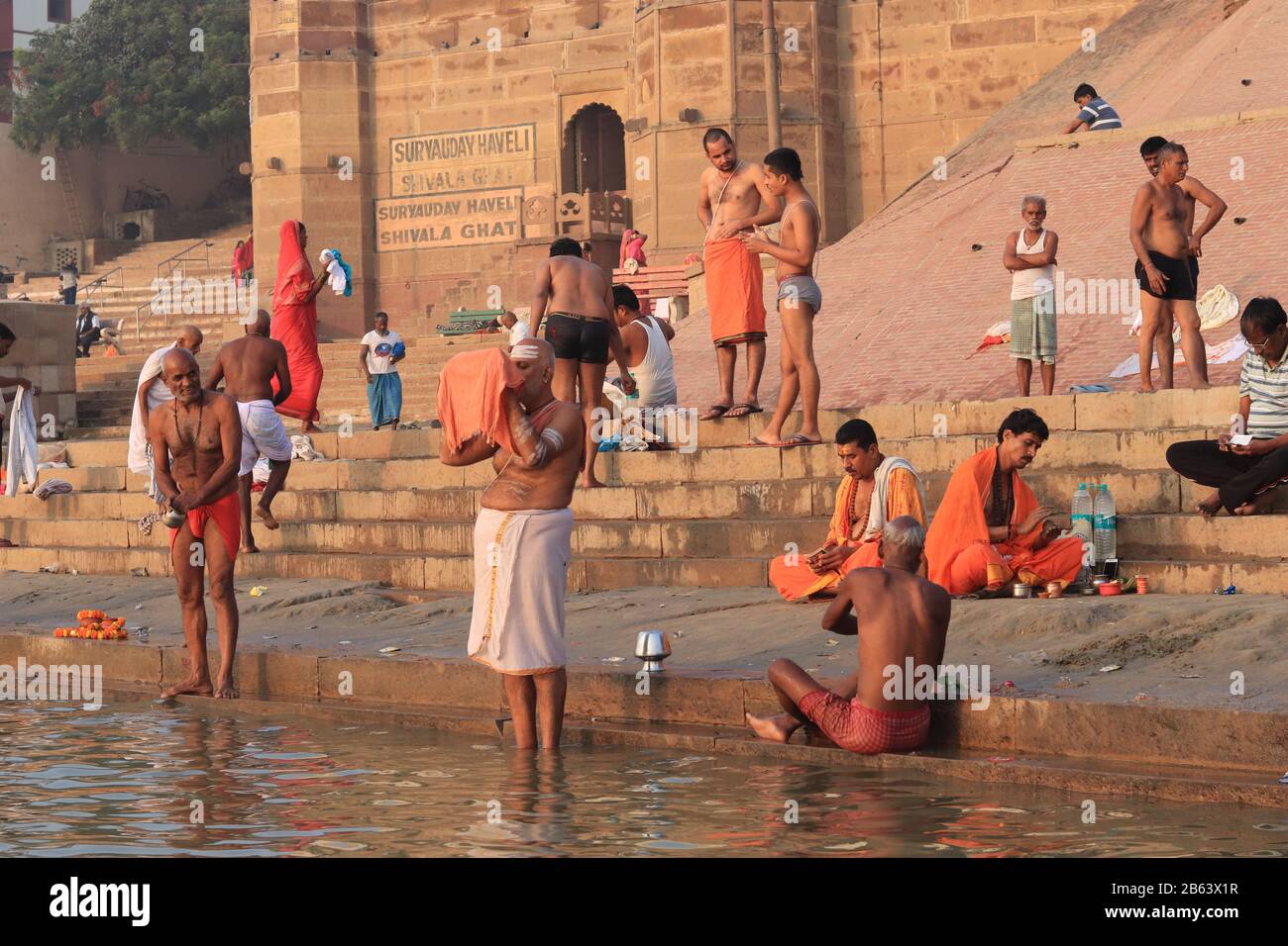 Sadhu praying ganges river hi-res stock photography and images - Alamy