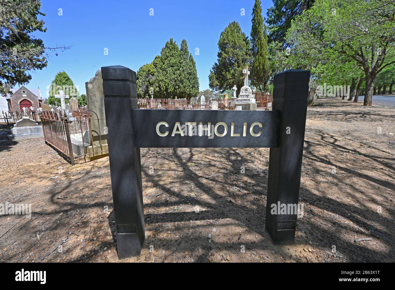 Armidale cemetery hi-res stock photography and images - Alamy