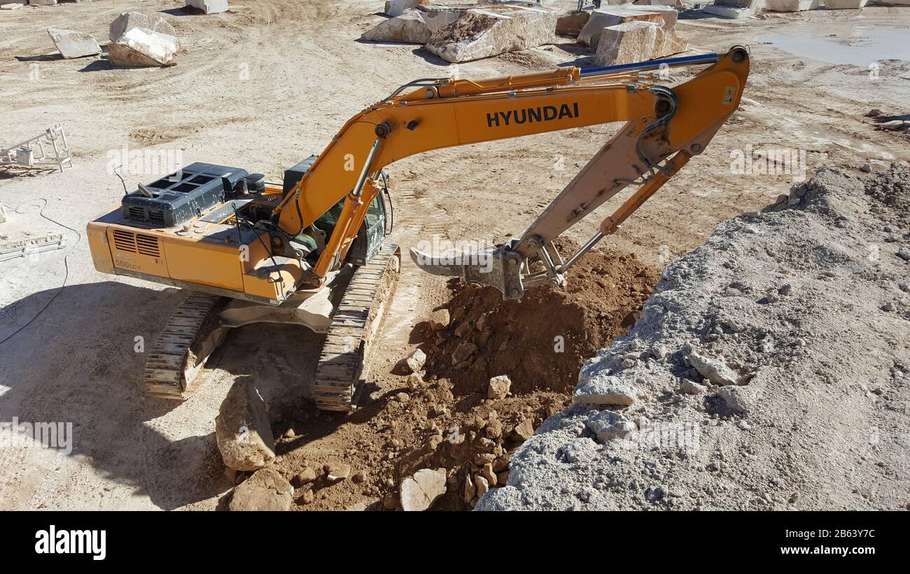 Stone mine hi-res stock photography and images - Alamy