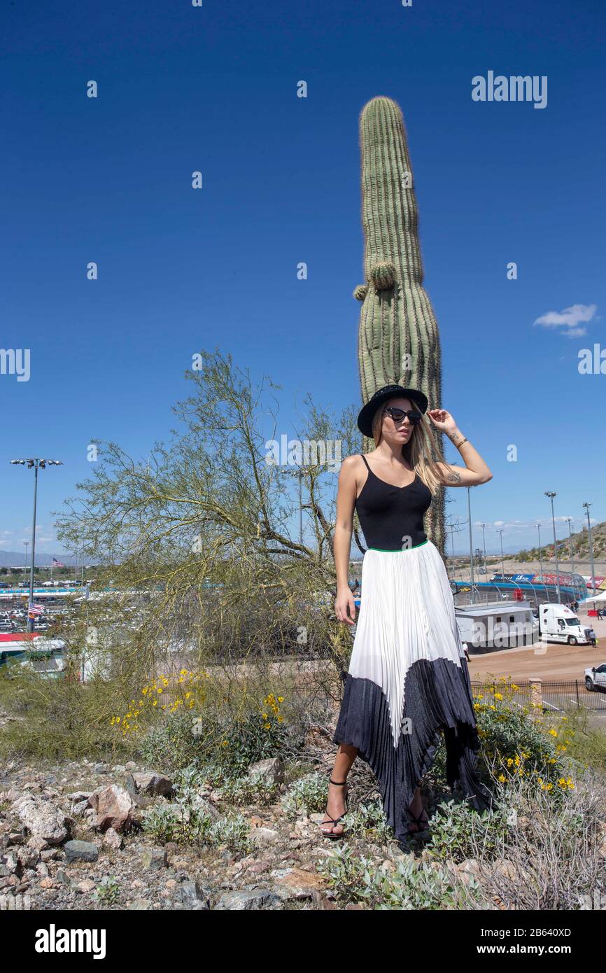 Avondale, Arizona, USA. 8th Mar, 2020. Ashley Busch takes to the track ...