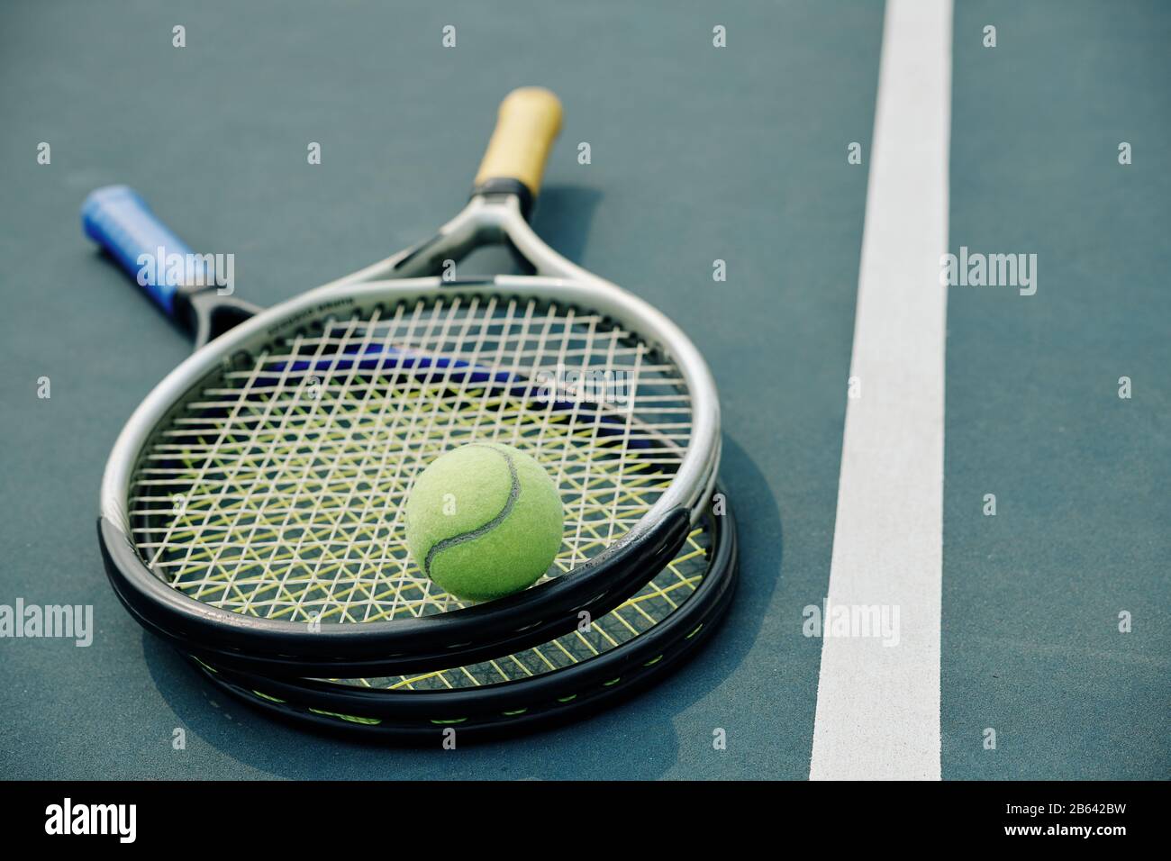 Two tennis rackets hi-res stock photography and images - Alamy