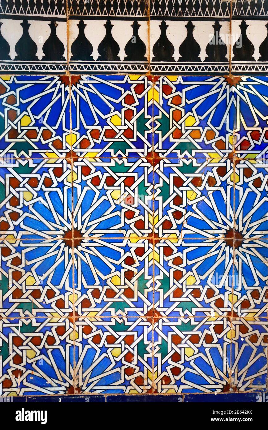 Geometric pattern design of mosaic- ceramic tile- in moroccan house ...