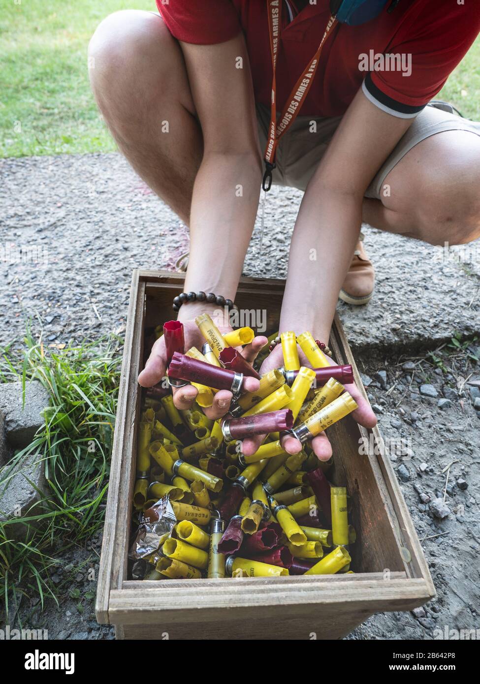 12 gauge shotgun shells hi-res stock photography and images - Alamy